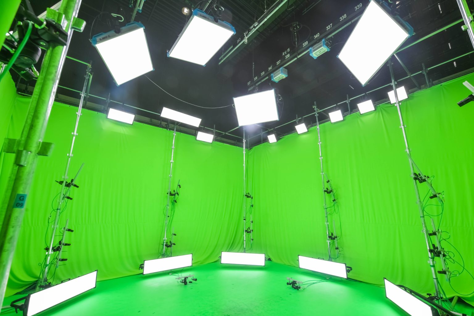 The Industry Leaders in Volumetric Video Capture | 8i